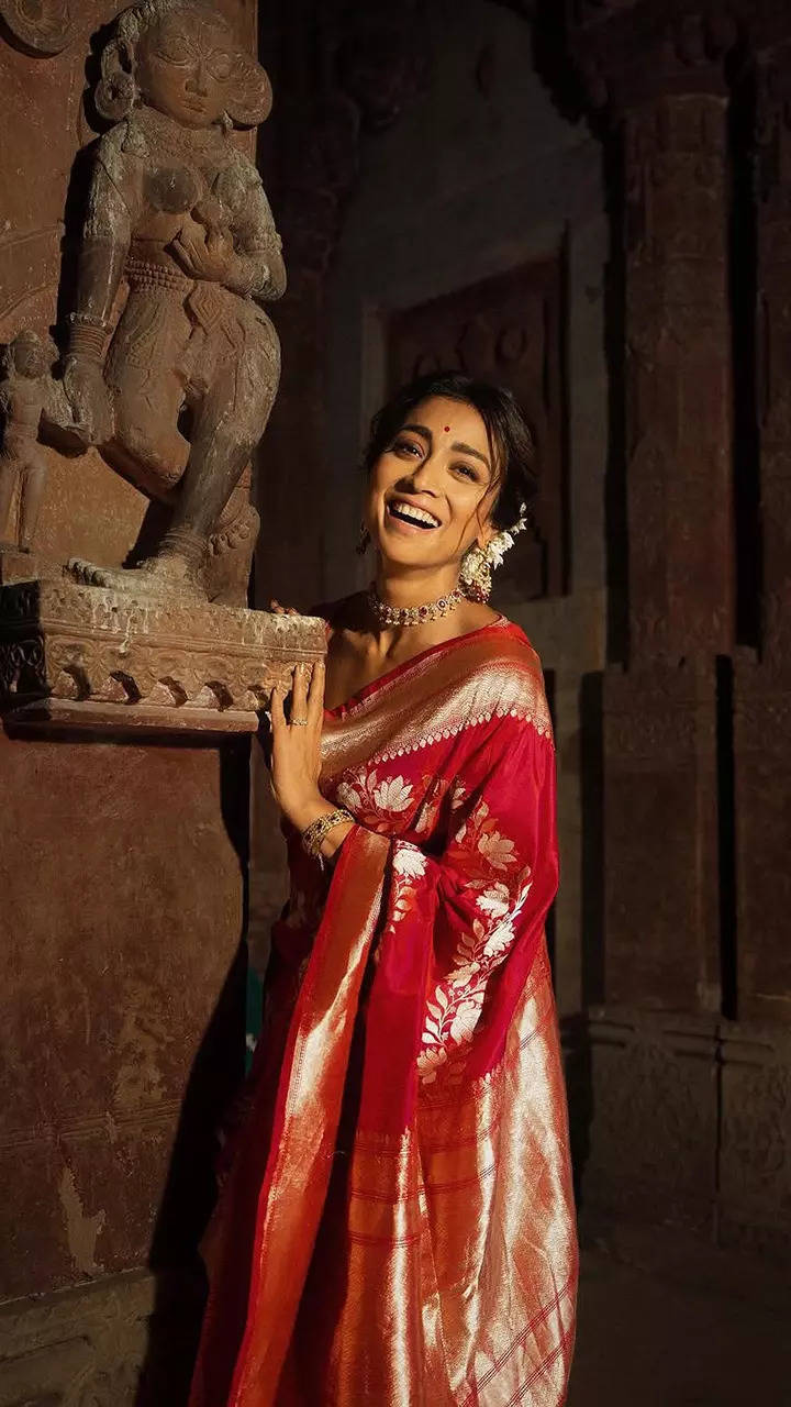 Shriya Saran’s saree draping style elegantly showcases India’s rich ...