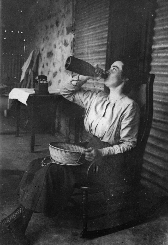 58 Timeless Pics From 100 Years Ago That Show History’s Drip Was Immaculate