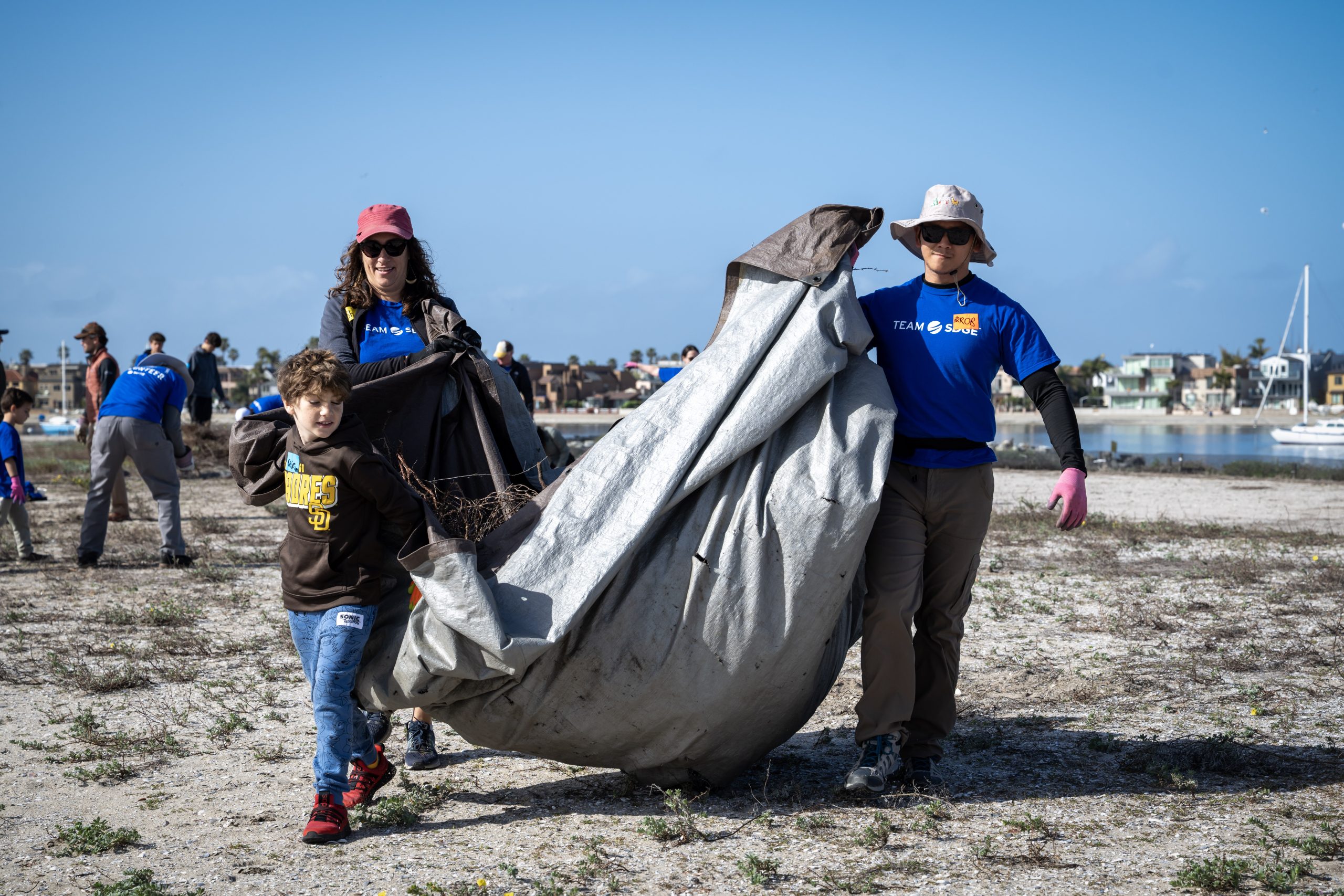 Volunteers Clean Up Mariners Point for Endangered Bird Nesting Season