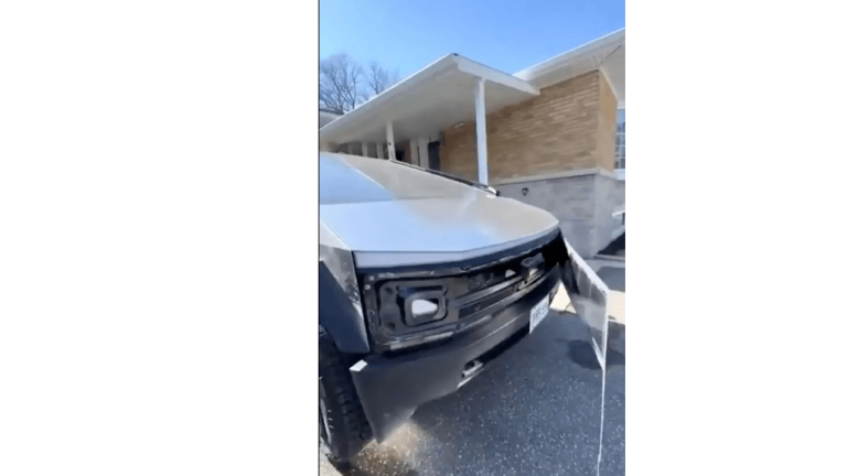 Elon Musk’s Tesla Cybertruck Deliveries Paused as Trim Reportedly Comes ...