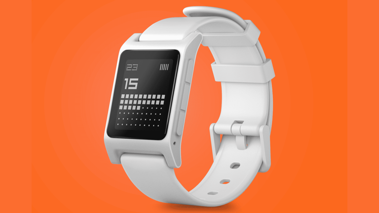 Back From The Dead: Here Are The New (Re)Pebble Watches!