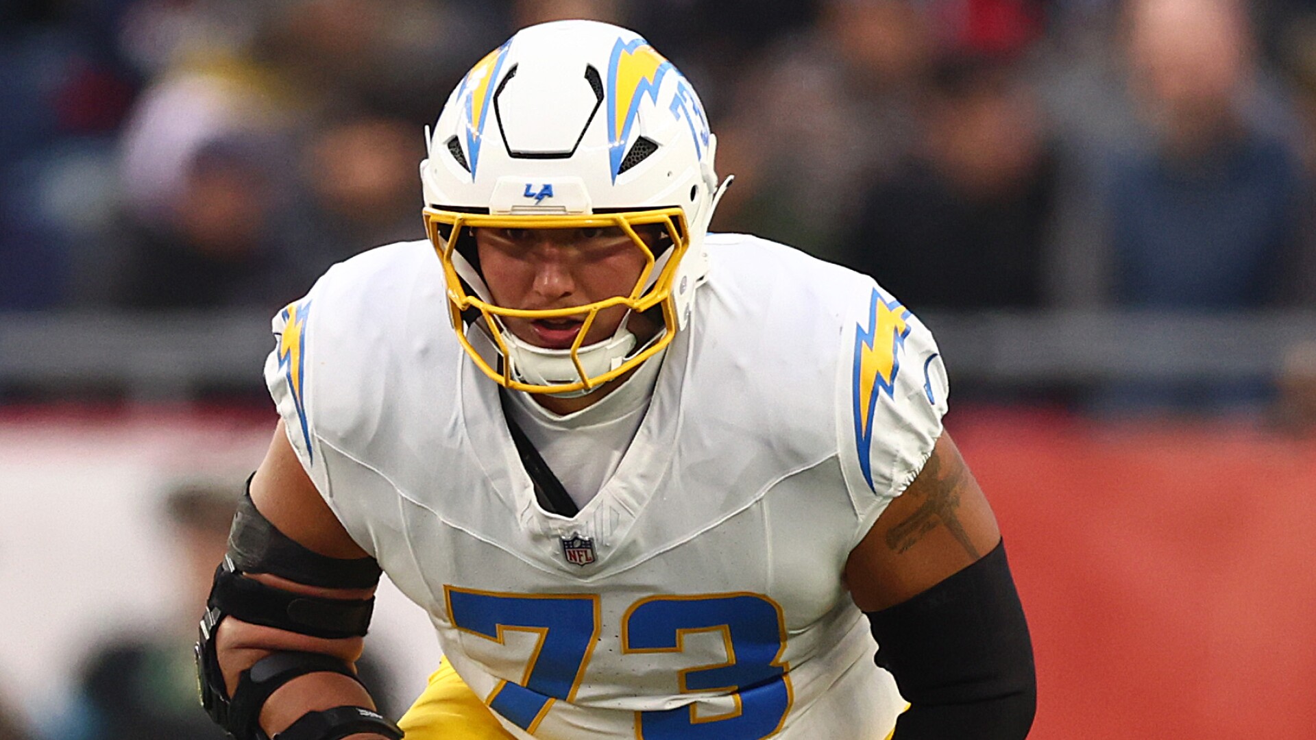 Chargers sign OL Foster Sarell to the active roster
