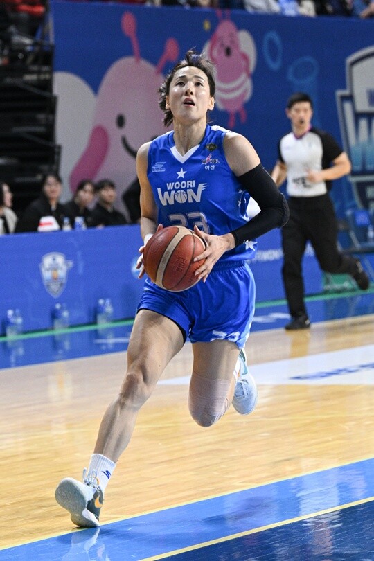 [WKBL FINAL] 역전 드라마 쓸 뻔했던 한방, 그러나 우리은행의 에이스는...