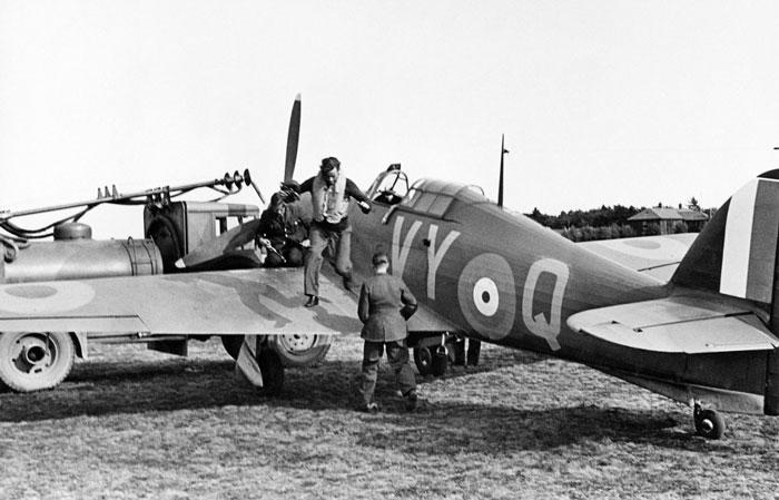 The last surviving RAF pilot from the Battle of Britain dies at 105