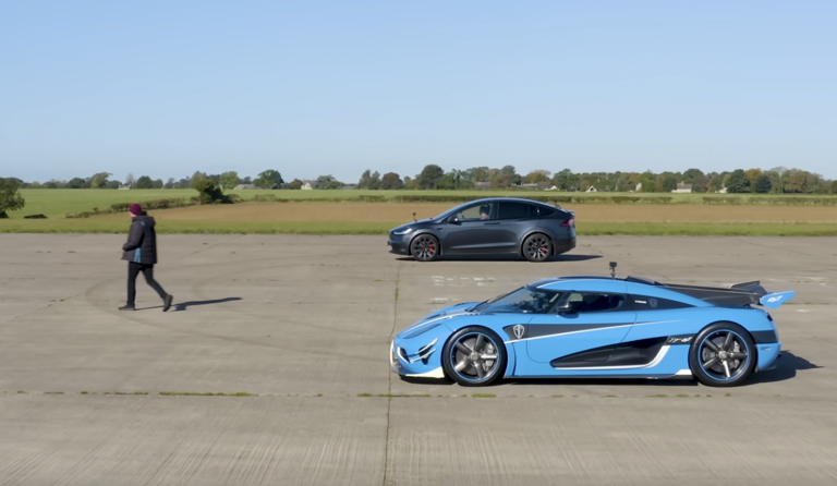 $4.5M Koenigsegg Agera RST Struggles Against Tesla Model X Plaid in ...