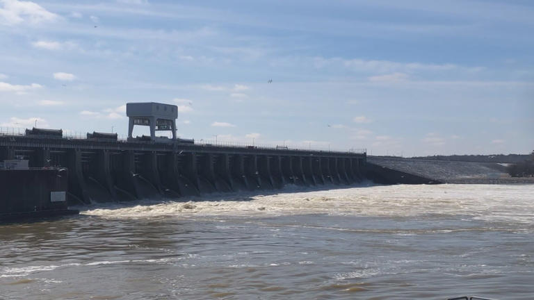 TVA moving water through Kentucky Dam