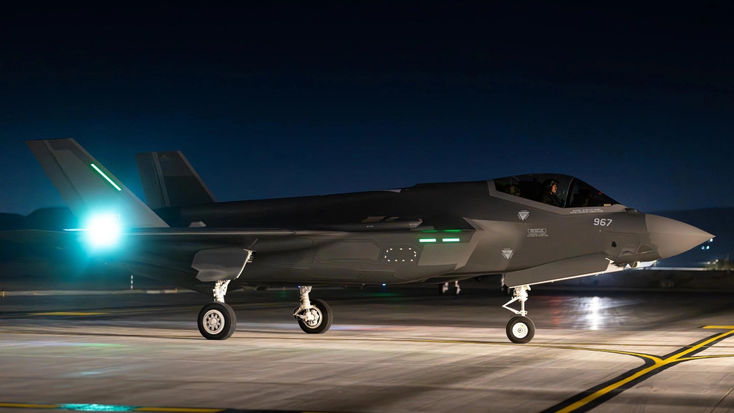 IAF receives three new F-35 jets at Nevatim air base