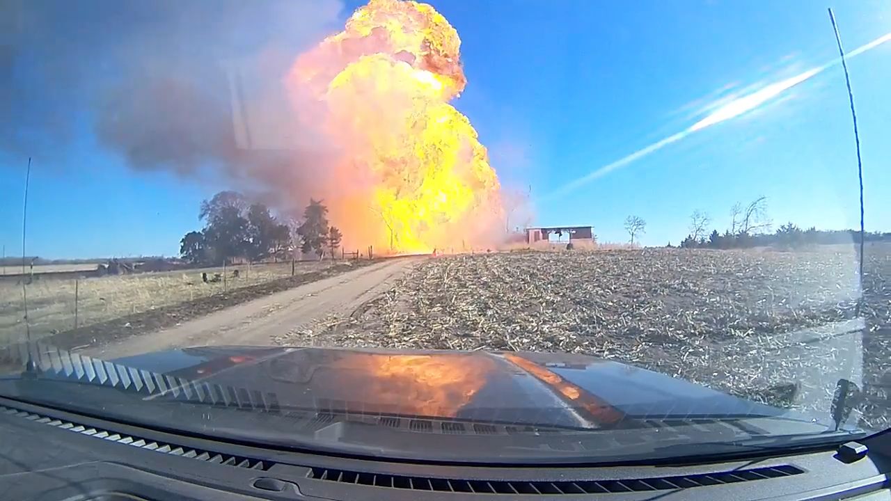 Norfolk fire crews avoid injury in propane tank explosion