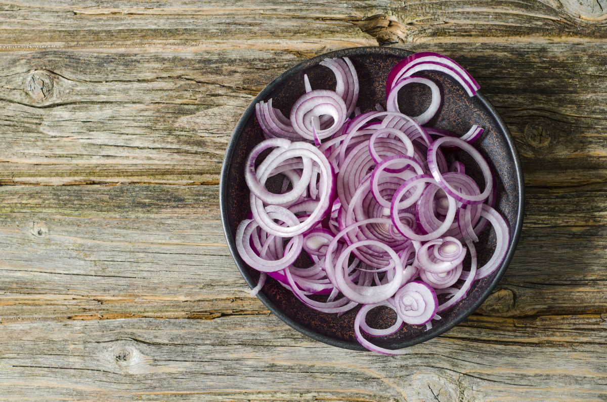 The Genius Onion Trick We Wish We’d Known About Sooner
