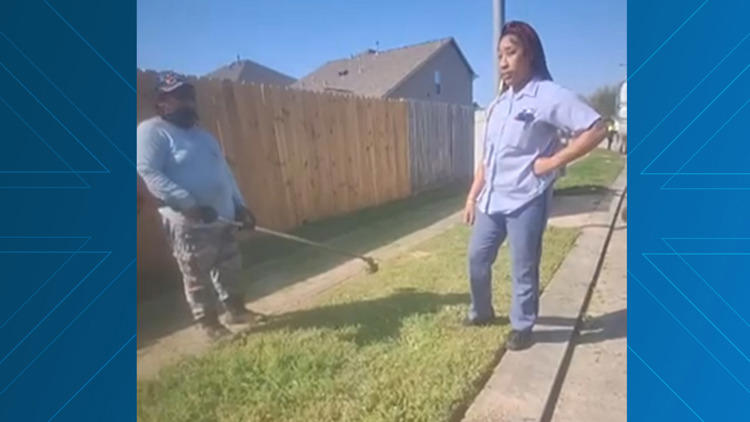 Caught on video: Texas woman arrested after postal worker confrontation Caught on video: Texas woman arrested after postal worker confrontation