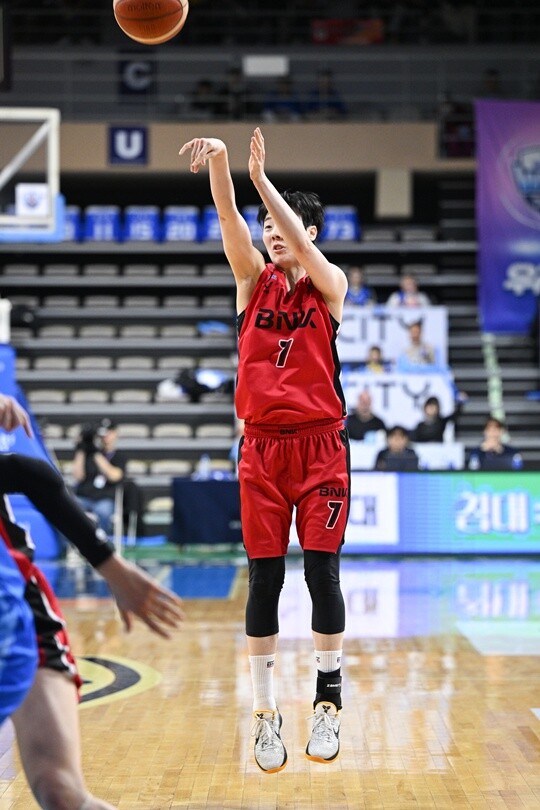[WKBL FINAL 리포트] 동료의 결정타, 박혜진은 그제서야 무릎을 잡았다