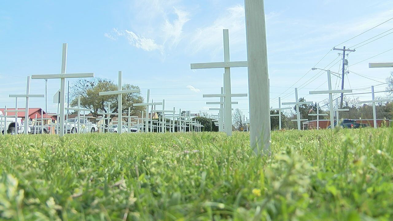 Hundreds gather to remember lives lost in New London school explosion