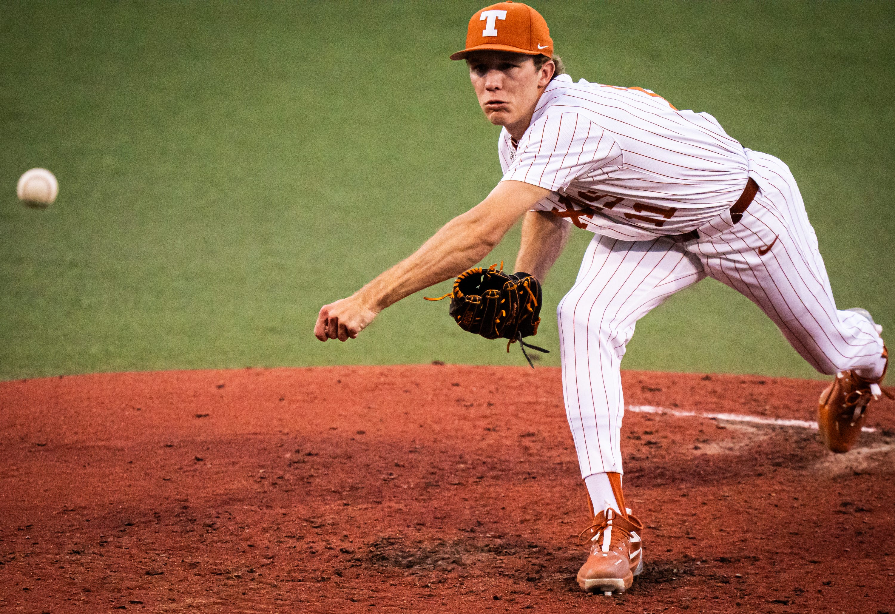 Texas baseball no-hit bid turns sour as Longhorns unravel late against ...
