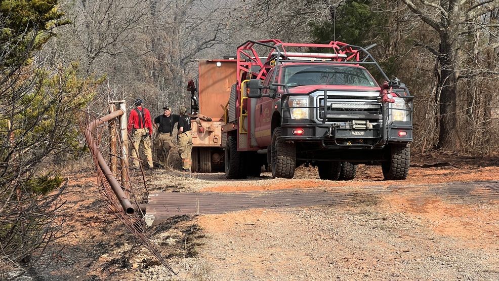 'This whole area evacuated': Fires persist in Logan County amid dry ...