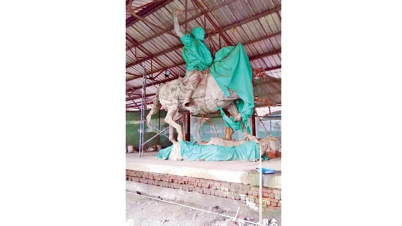 `Urge CM to install statue of Chhatrapati Shivaji Maharaj locked at ...