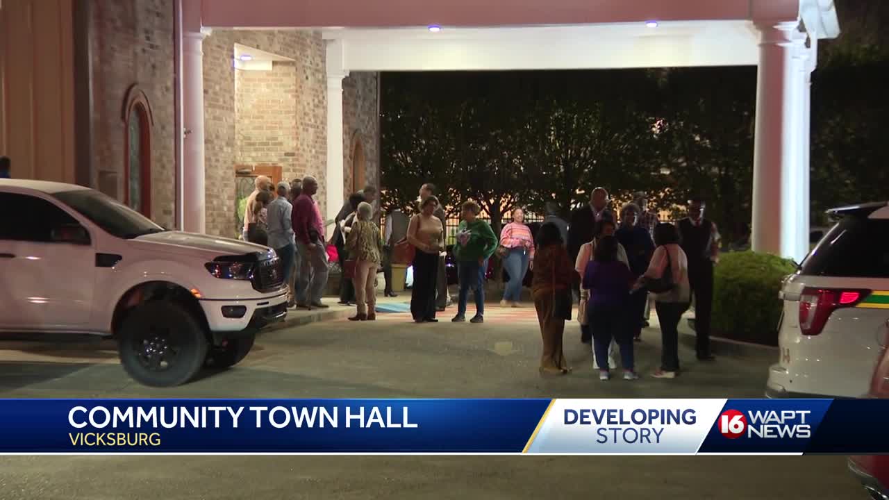 Congressman Bennie Thompson hosts town hall