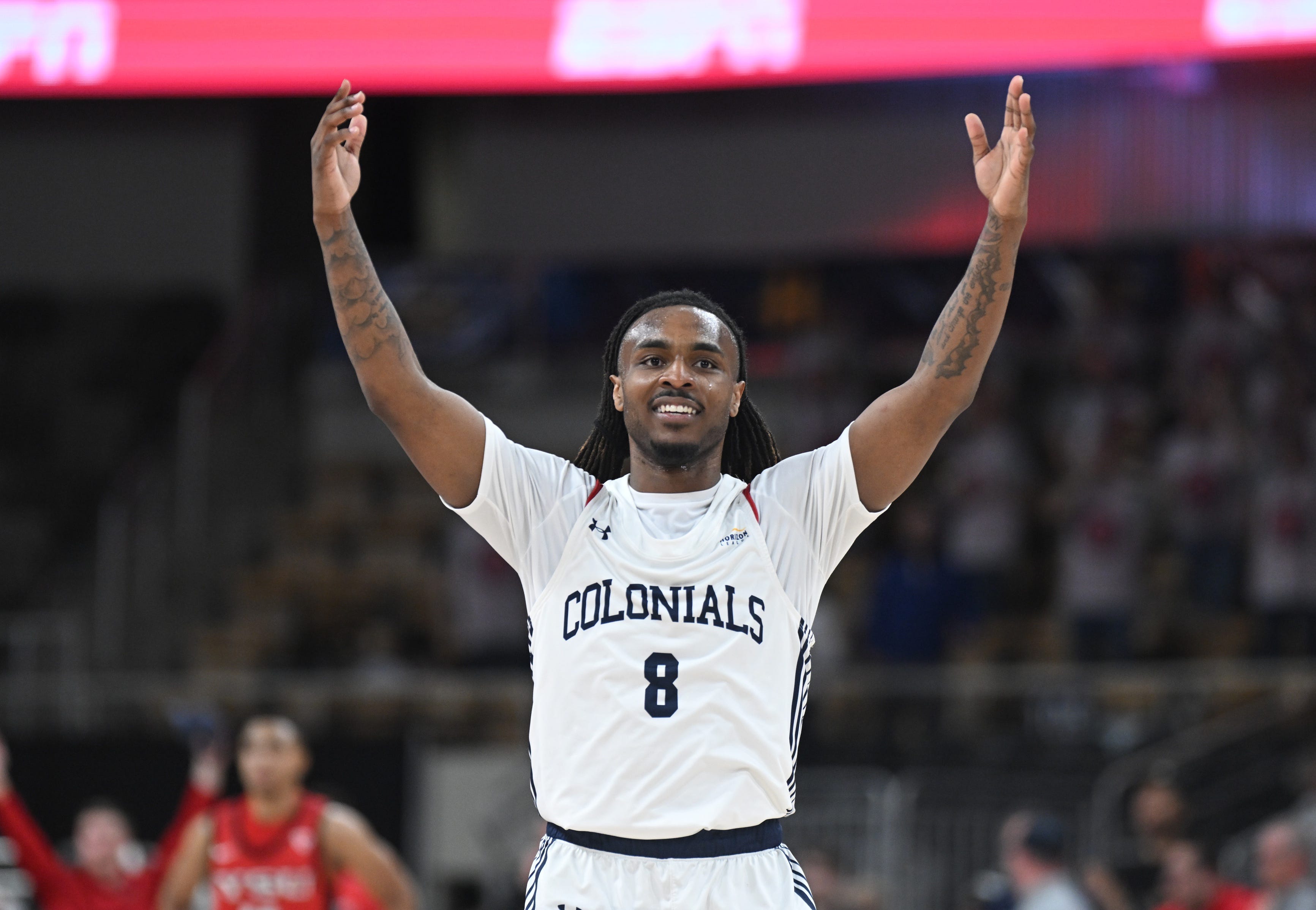 Kam Woods back in NCAA, this time leading his team