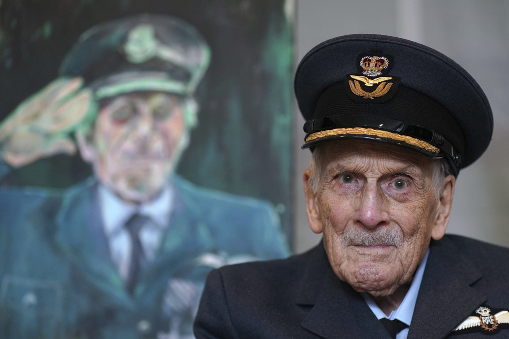 Last surviving pilot from the Battle of Britain, John 'Paddy' Hemingway ...