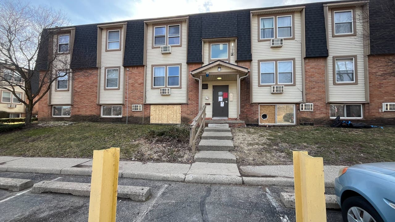 Ypsilanti apartment building condemned, moving frustrated tenants