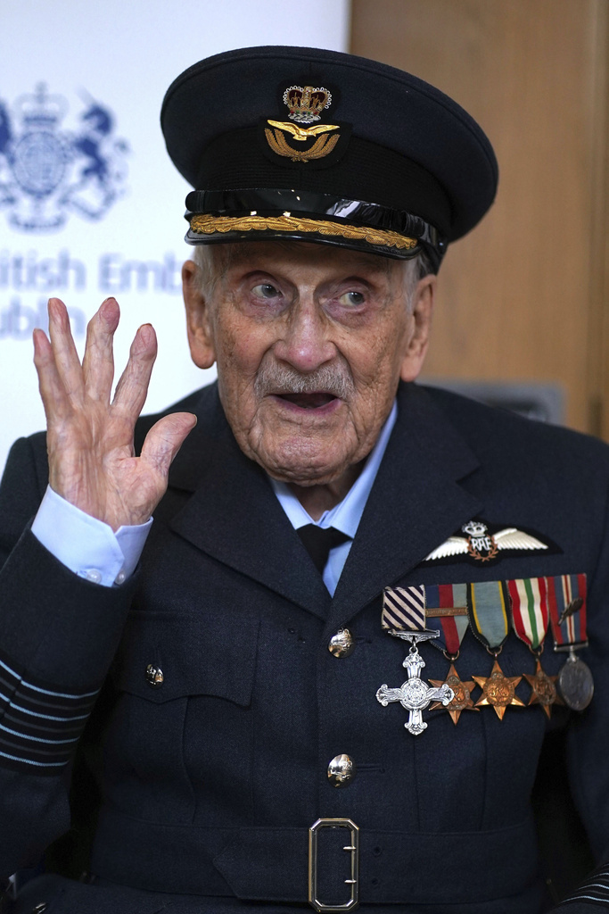 Last surviving pilot from the Battle of Britain, John 'Paddy' Hemingway ...