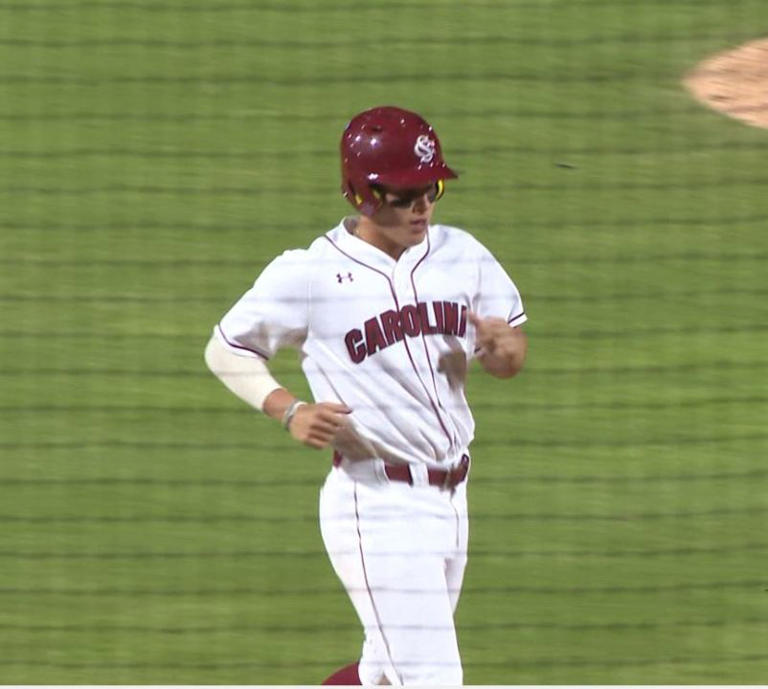 Gamecocks get go-ahead run on balk, beat Charleston
