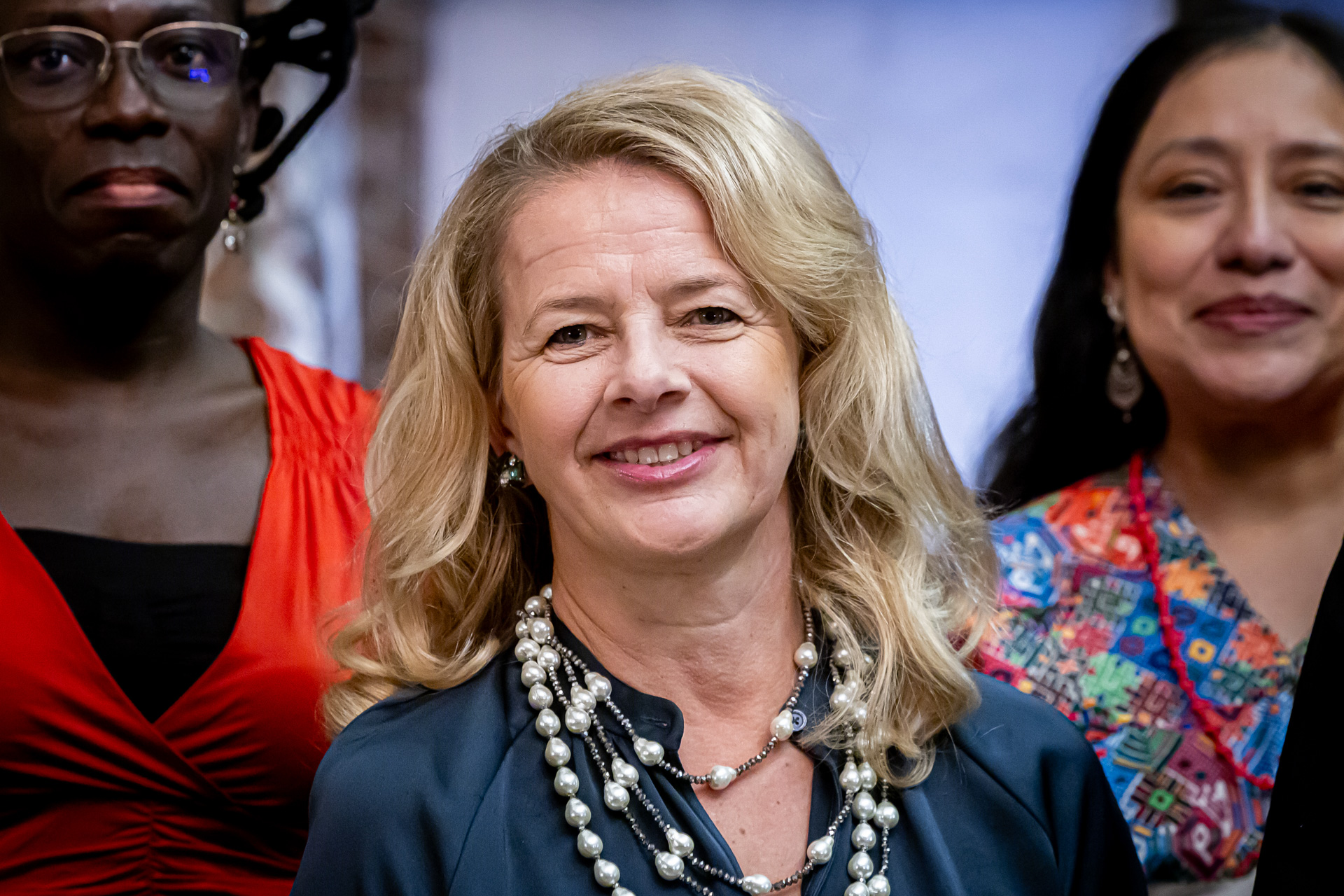 ¿La princesa holandesa Mabel se va con un criminal?