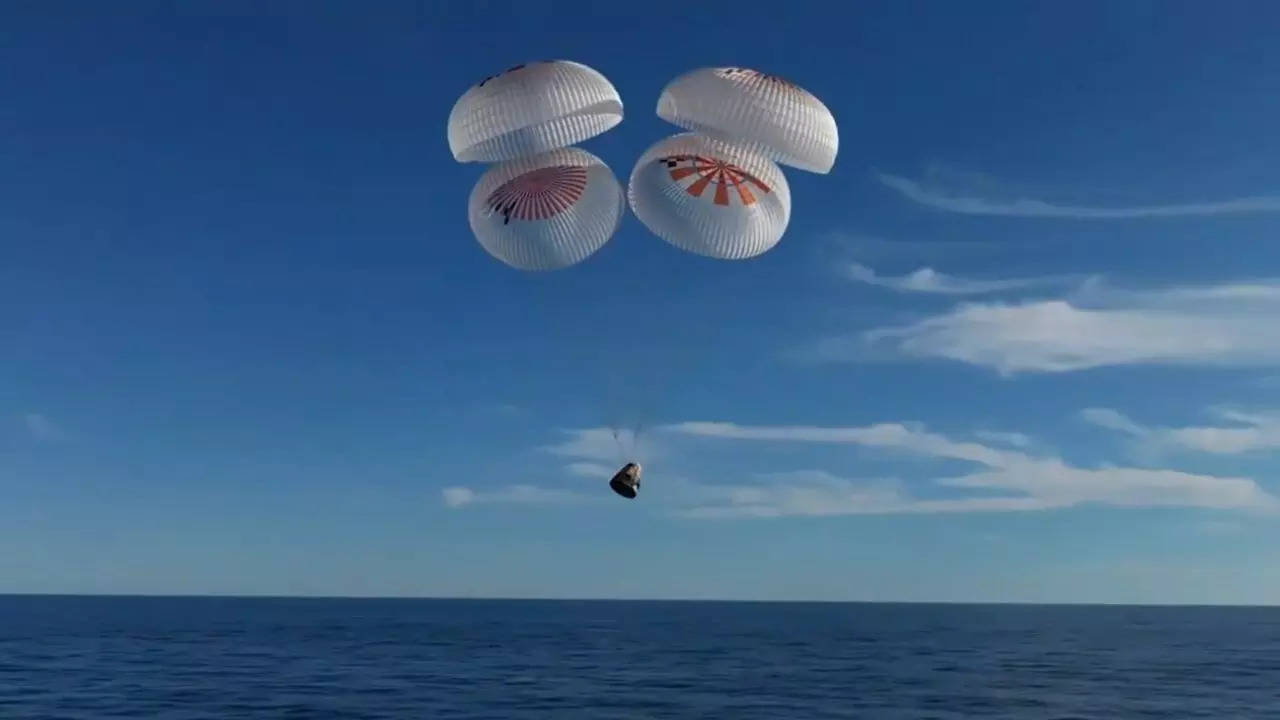 'Splashdown Confirmed!' Watch Moment SpaceX Dragon Brings NASA Crew ...