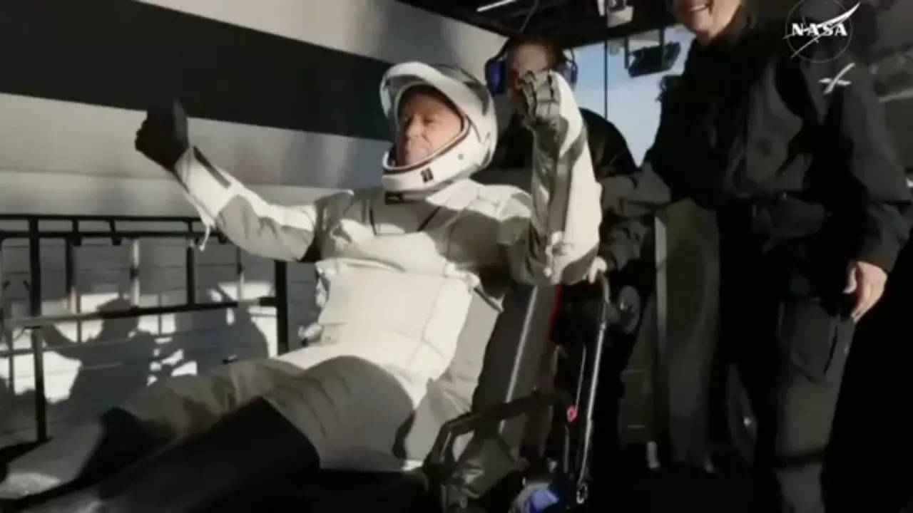 Sunita Williams and Butch Wilmore return to Earth after 286 days in ...