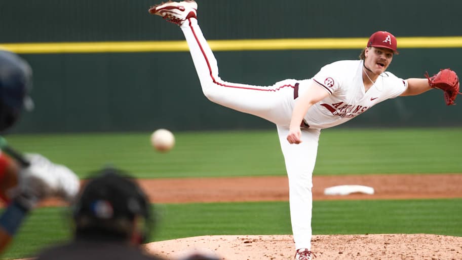 Razorback Pitchers Stifle Oral Roberts Bats In Midweek Win