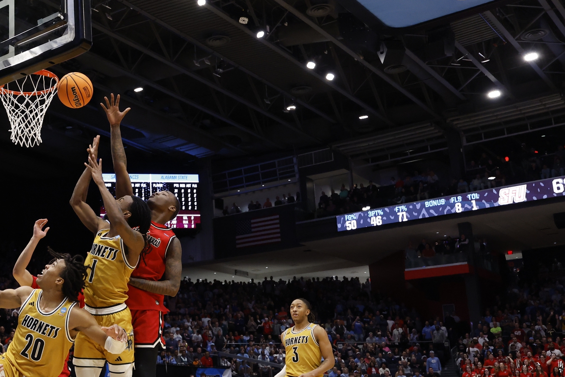 Top photos from the epic first day of 2025 March Madness
