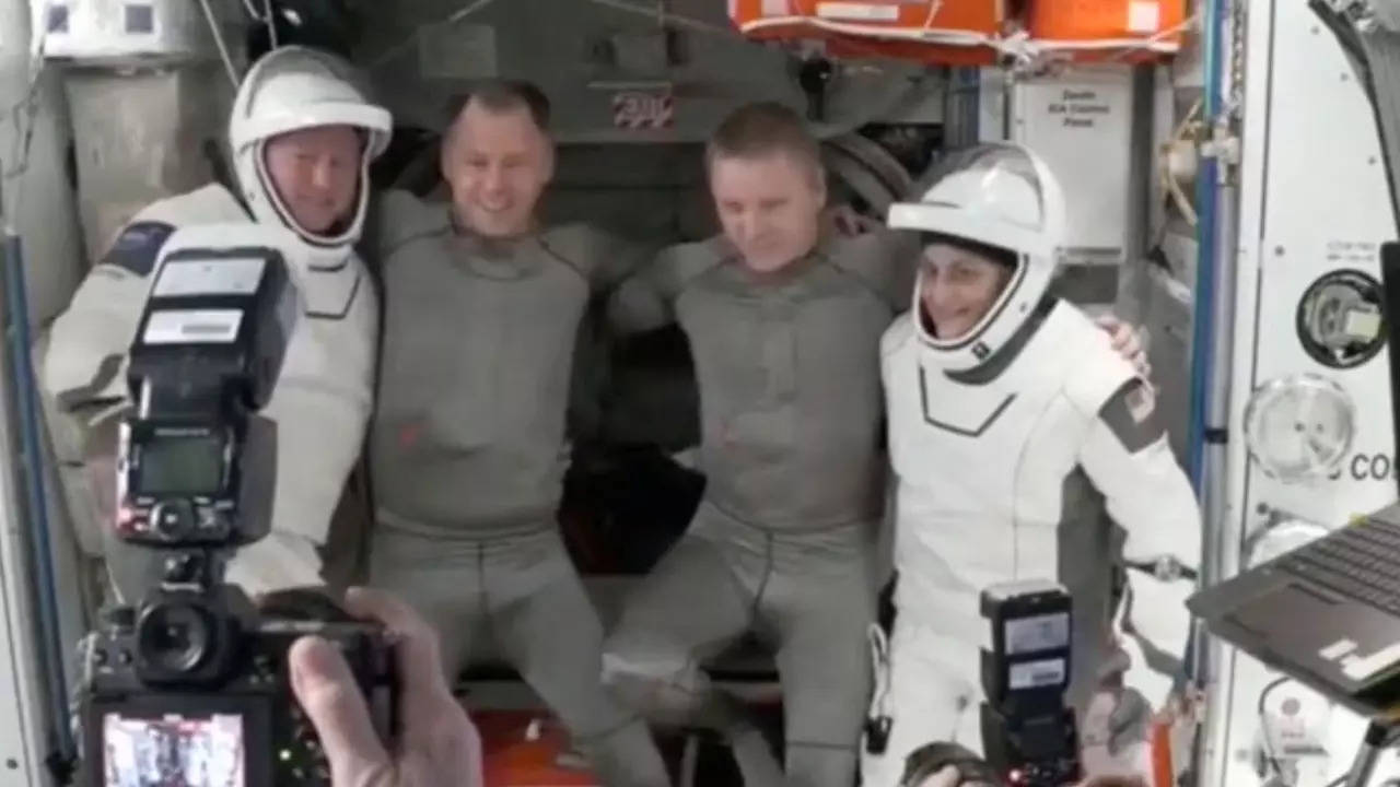 Sunita Williams and Butch Wilmore return to Earth after 286 days in ...