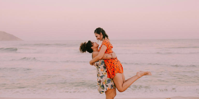 These phrases that happy couples say to each other every day