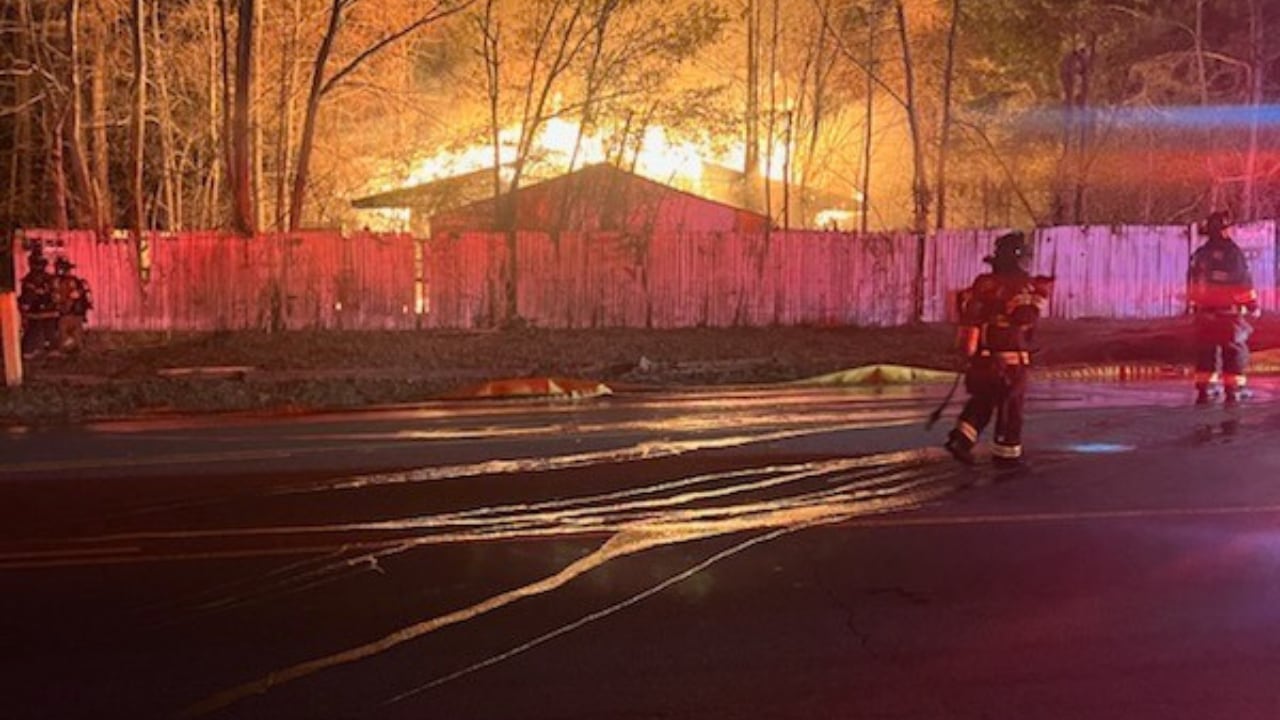 3 departments respond to massive house fire in Matthews
