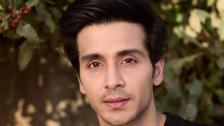 Param Singh on Ghum Hai...: Thought I might not be able to pull off Dr Neil