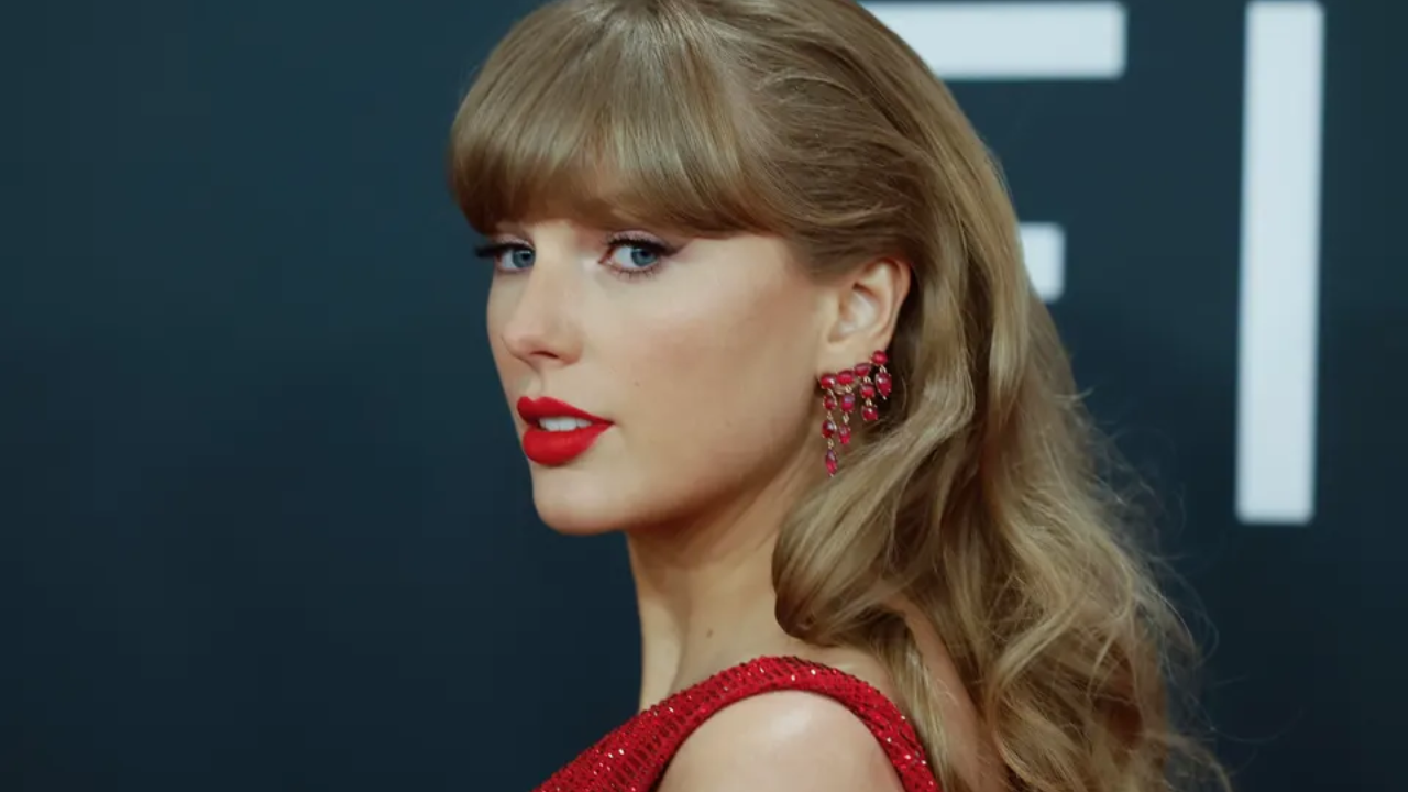 Taylor Swift’s snake necklace sparks excitement over ‘Reputation’ re ...