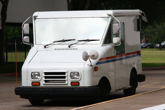 Postal workers push back against DOGE, proposed USPS cuts