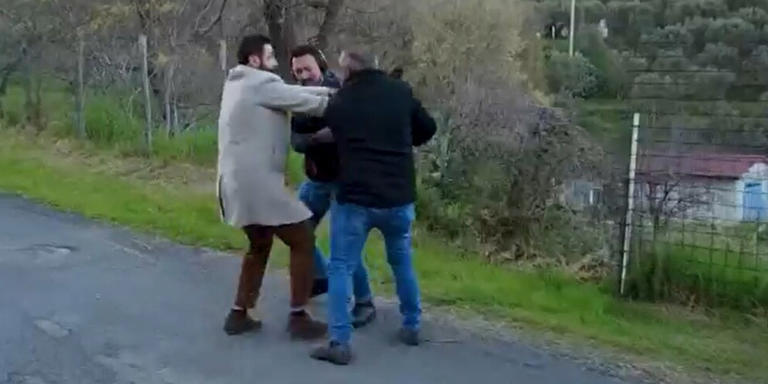 Montepaone (Catanzaro), troupe di "Striscia la Notizia" aggredita con una damigiana di vetro