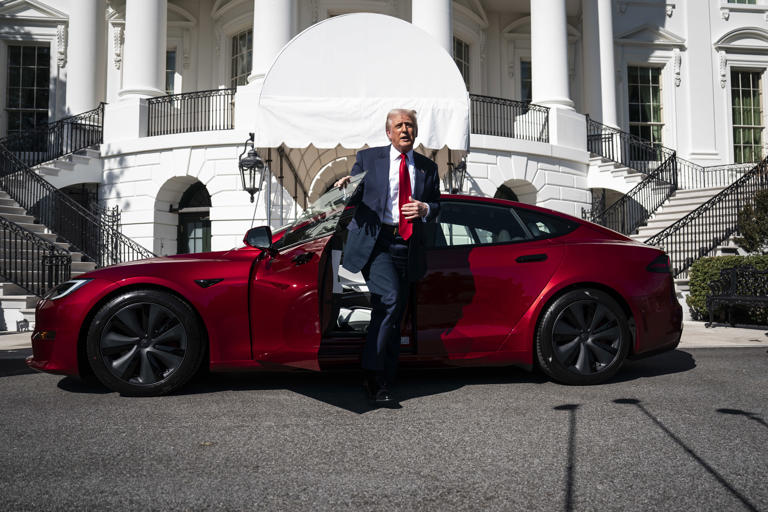 America’s CEOs come to the White House bearing gifts and flattery