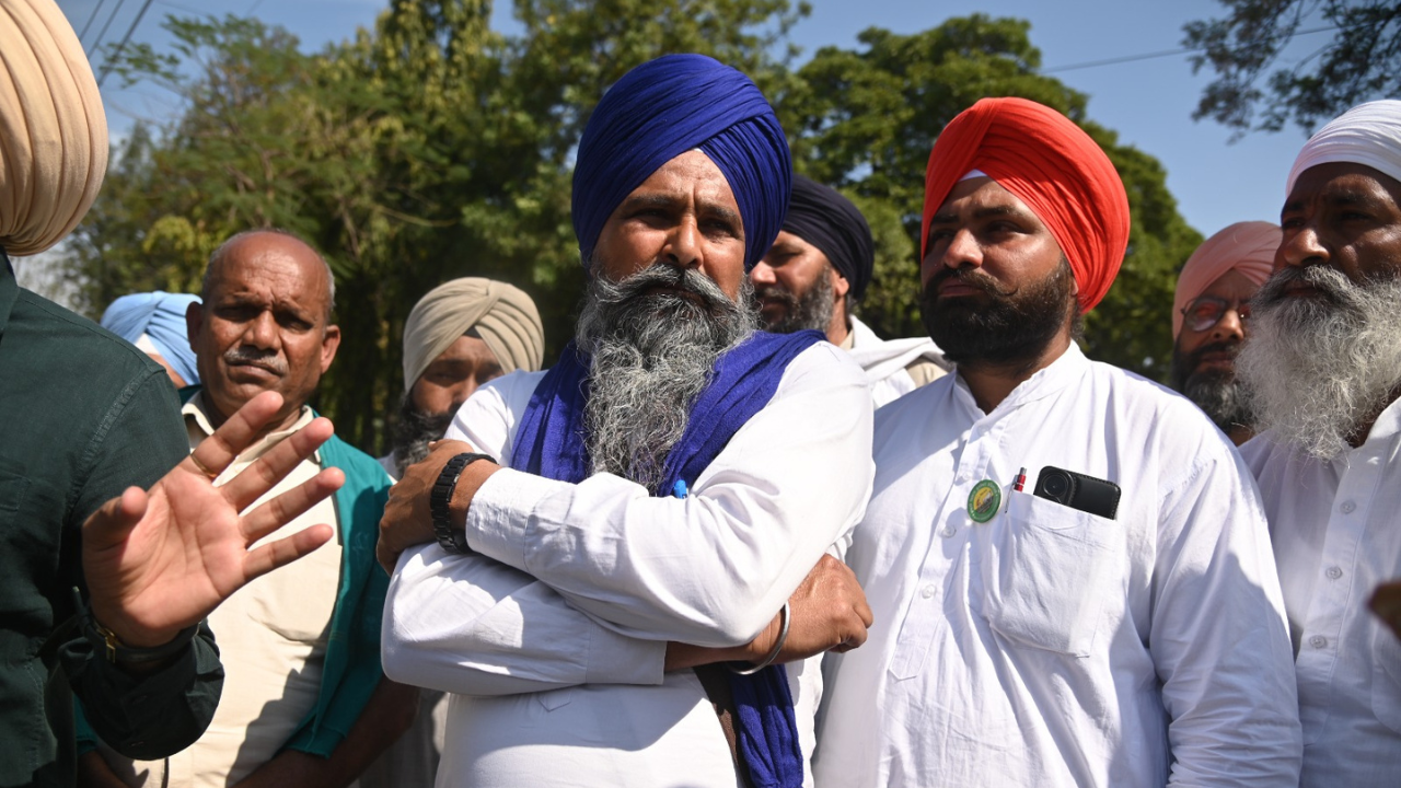 Farm leaders including Jagjit Singh Dallewal, Sarvan Singh Pandher ...
