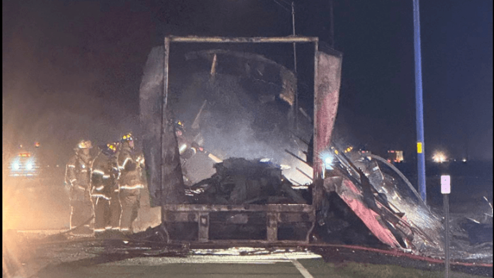 Tye firefighter hospitalized after being hit by a car on I-20