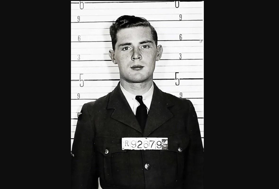 Spitfire AA810 Project London: Memorial for WWII RAF unit in which ...