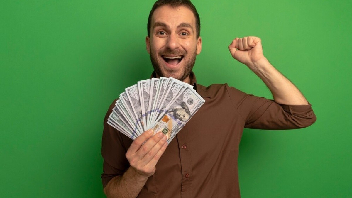 This $1,700 stimulus check arrives tomorrow