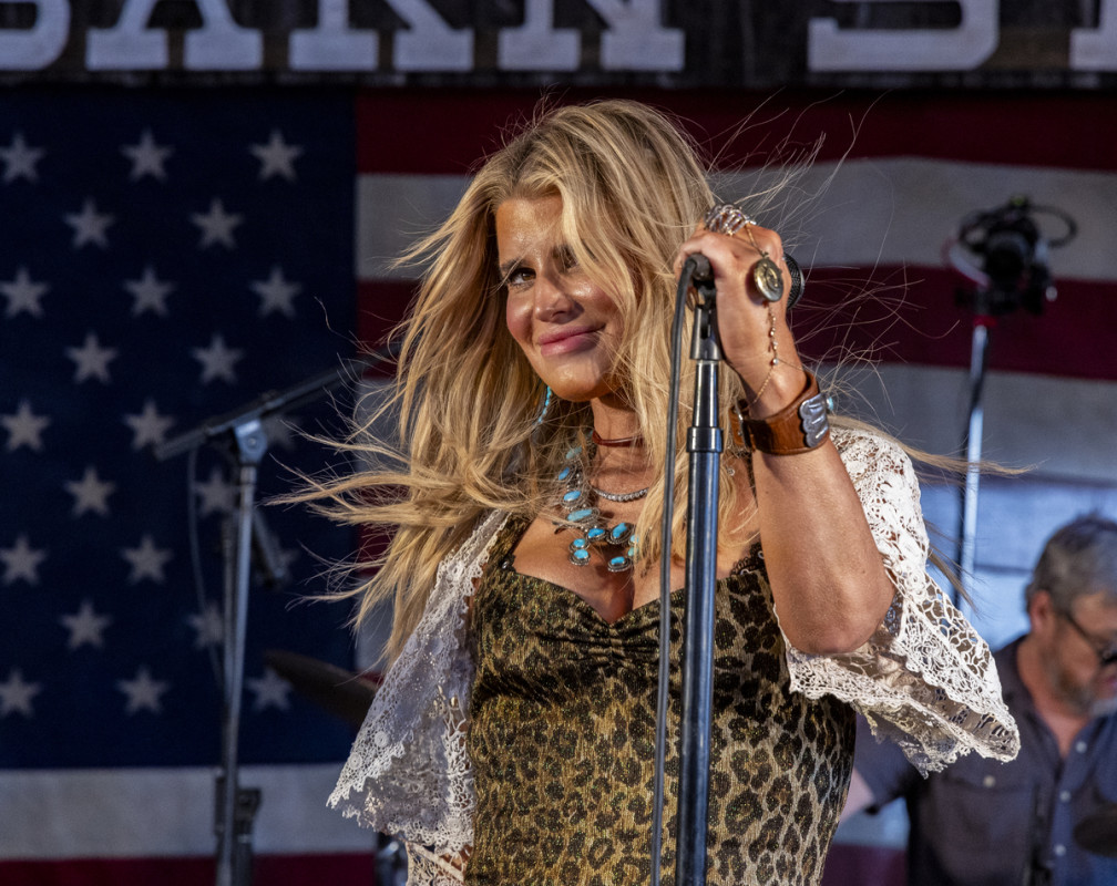 Jessica Simpson's Latest Photo Dump Has Fans Asking One Question