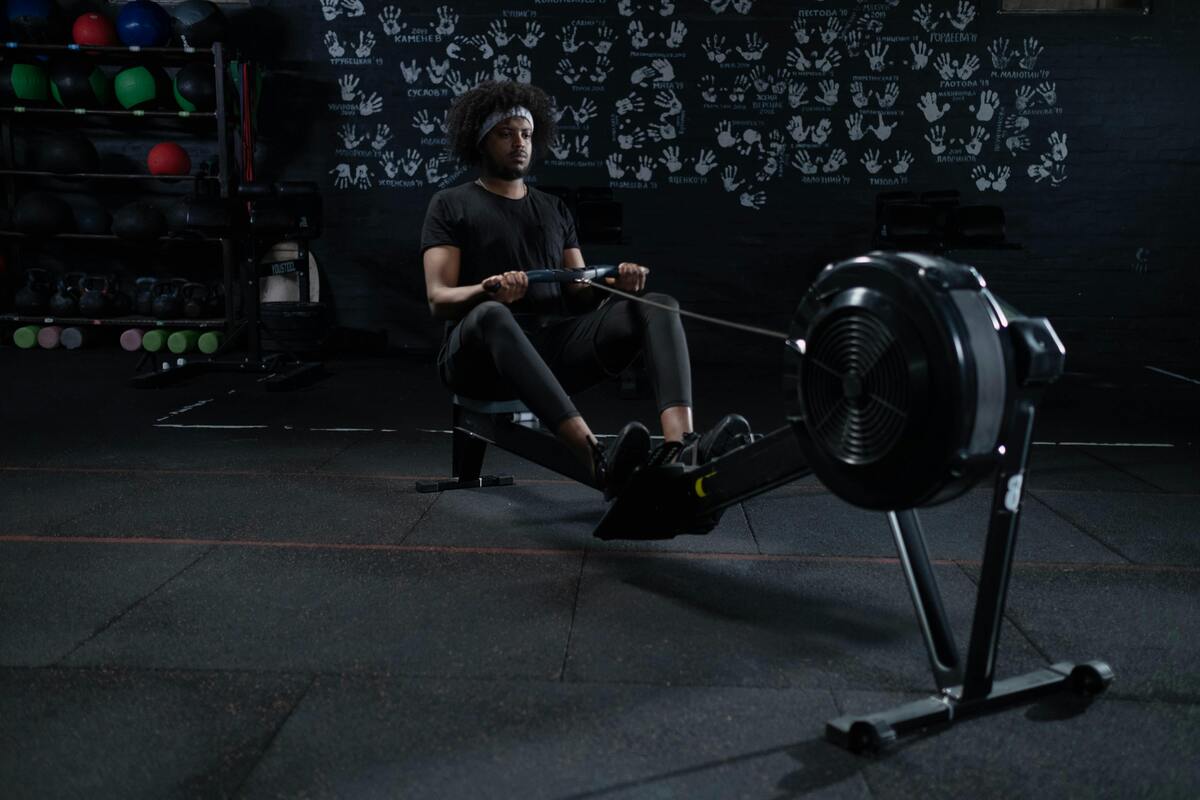 How to use a rowing machine correctly: Helpful tips and common mistakes ...