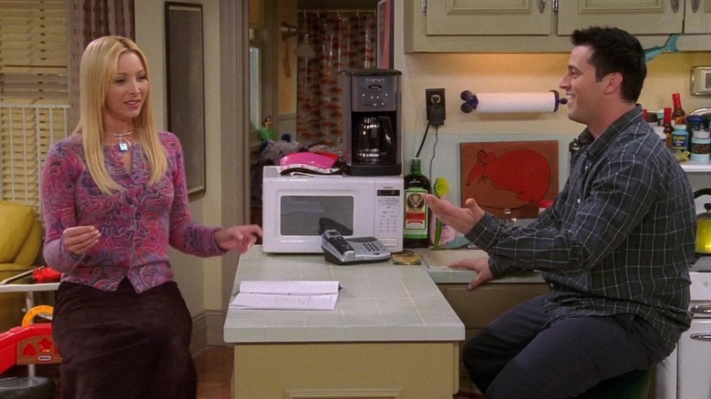 10 Sitcom Tropes That Ought To Be Retired