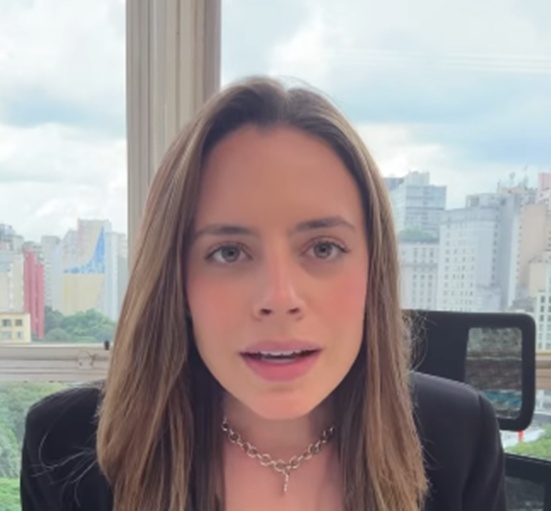 Vereadora Zoe Martínez explode nas redes contra "tour comunista" da UFRGS