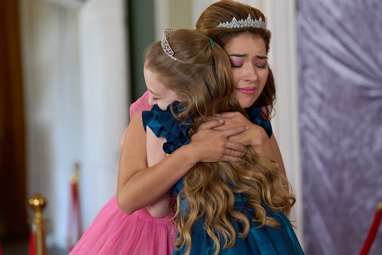 Stream It Or Skip It: ‘Royal-ish’ on the Hallmark Channel, In Which ...