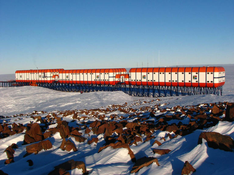 Antarctic Base Assault Update: Sanae IV Scientists Won't Be Rescued