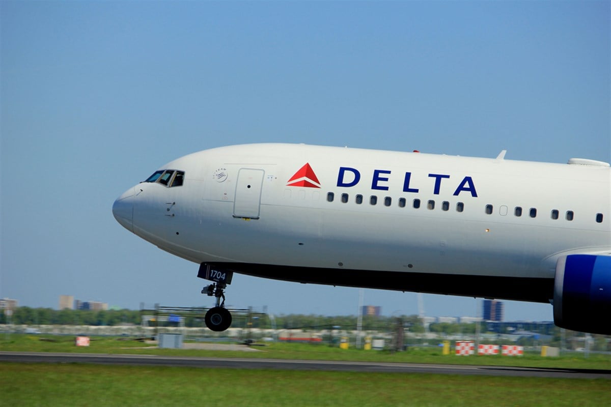 Delta's Stock Takes a Hit-Can Lower Oil Prices Fuel a Comeback?