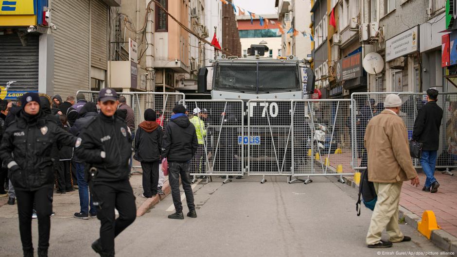 Turkey detains Istanbul mayor Imamoglu in corruption probe